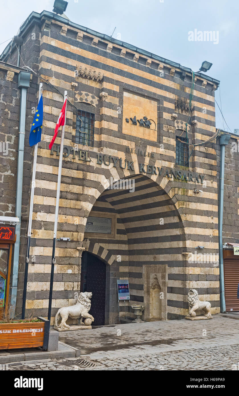 The gate to the Deliller Hani (Guides Khan), the medieval guest house ...