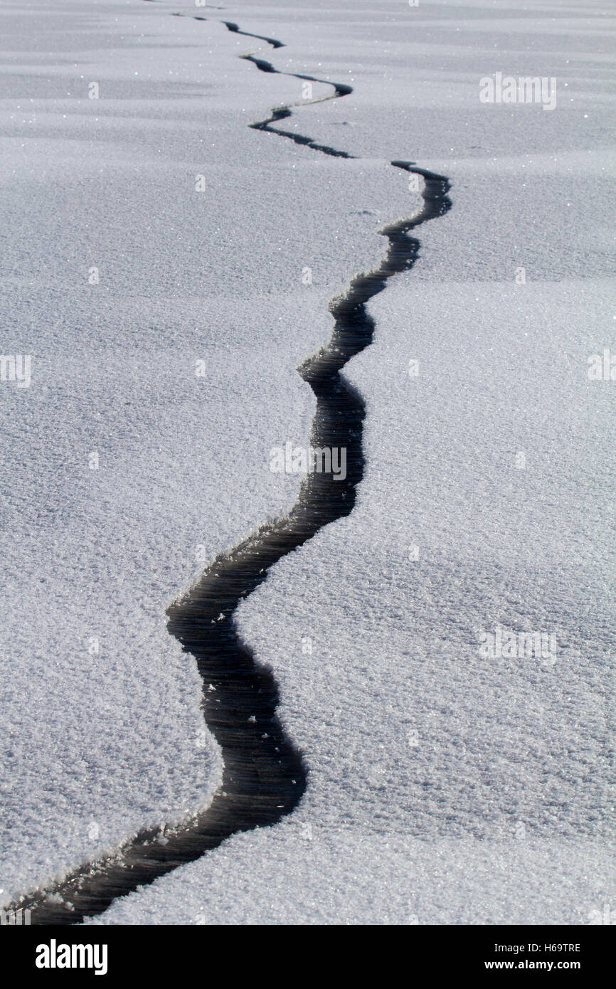 Thick ice sheet hi-res stock photography and images - Alamy