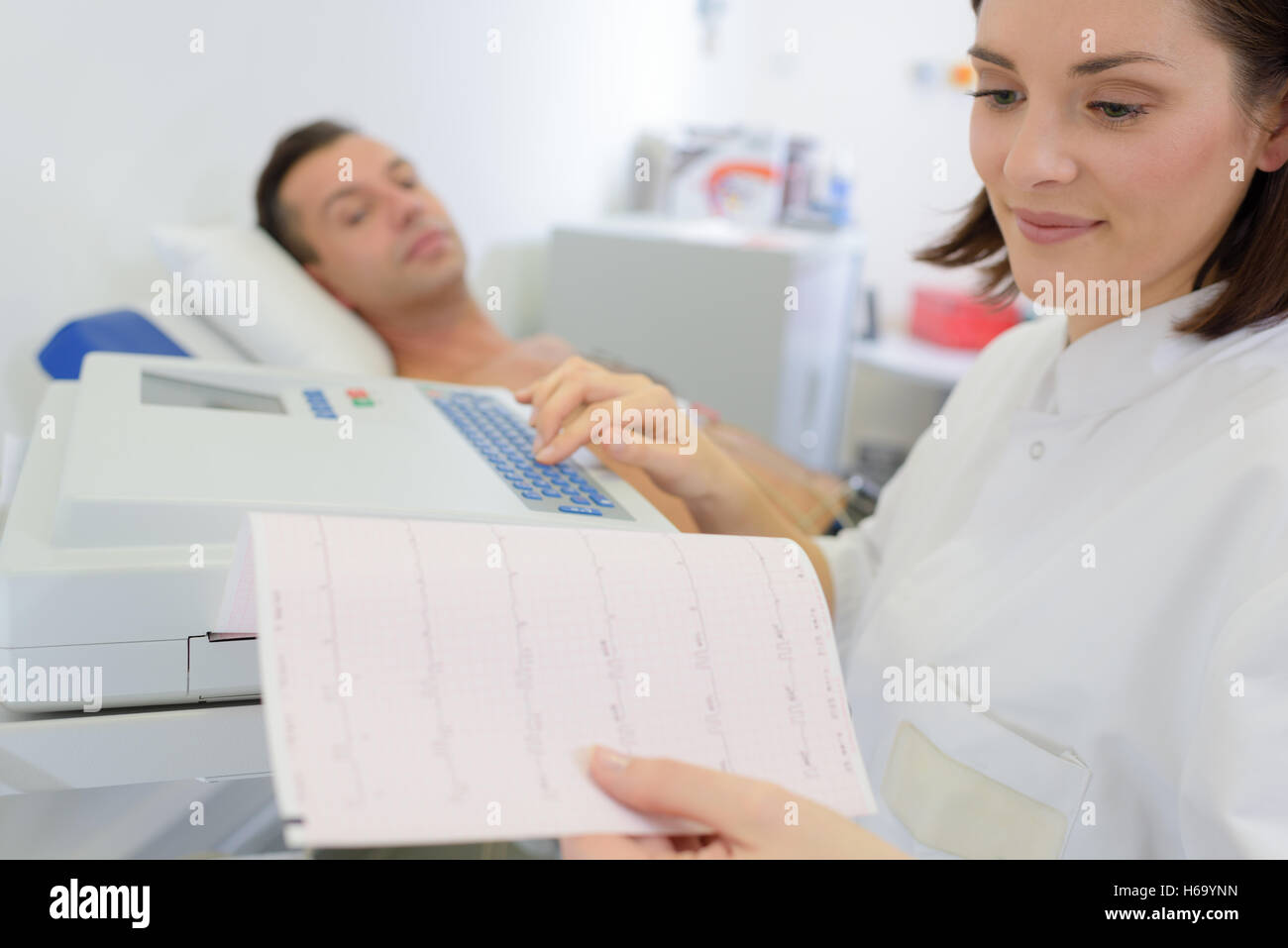Electrocardiography machine hi-res stock photography and images - Alamy
