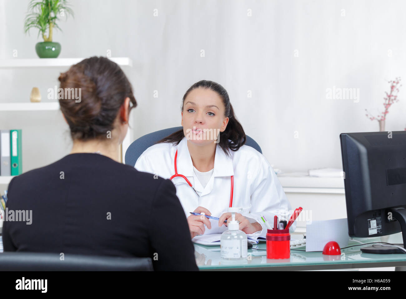 medical doctor and patient Stock Photo - Alamy