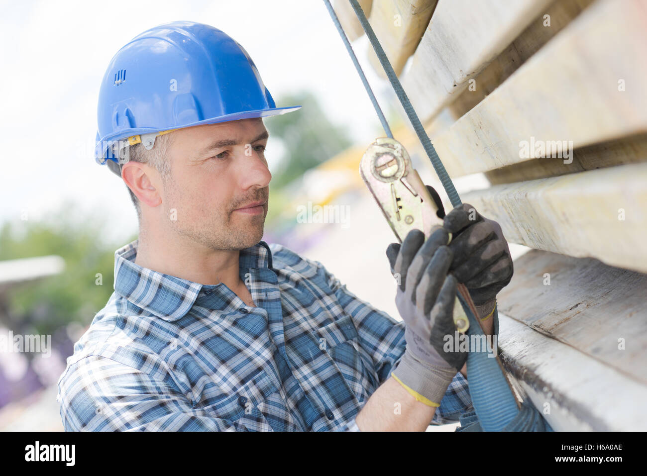 Derrick with load hi-res stock photography and images - Alamy