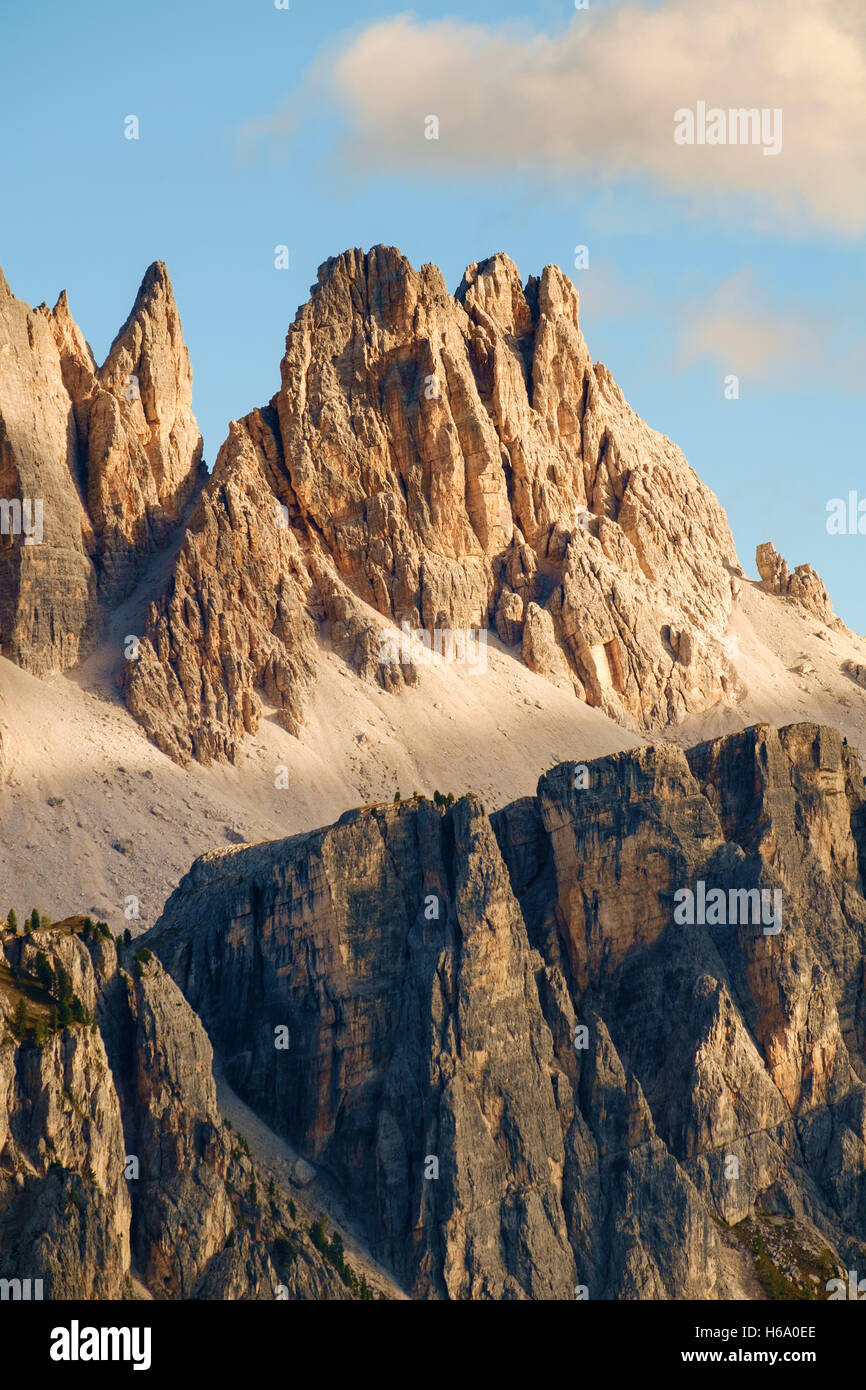 Rocky mountain peaks of Croda da Lago in the Dolomites, Italian Alps ...