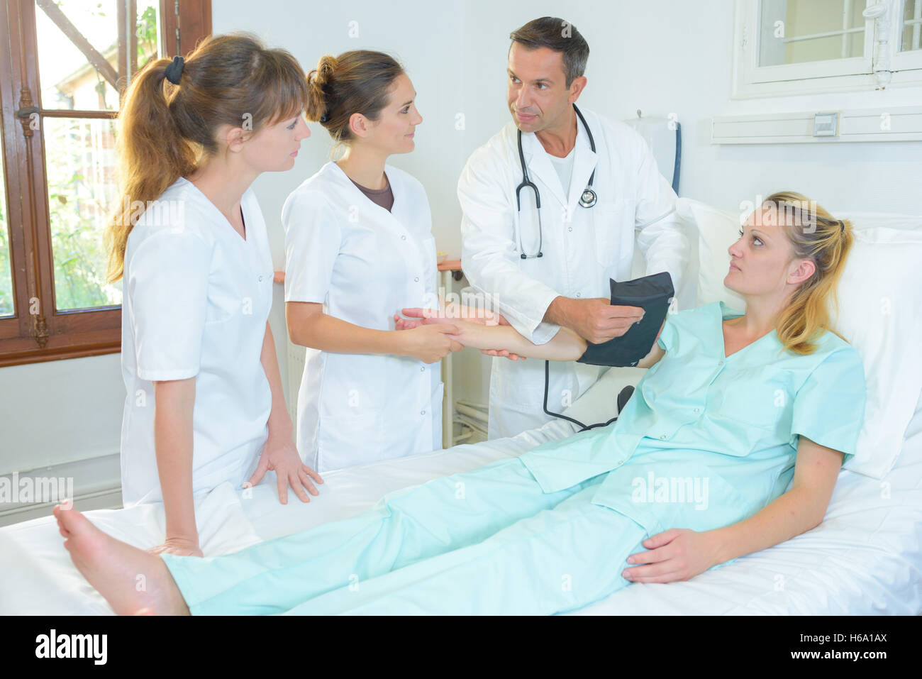 Instruction intern hi-res stock photography and images - Alamy