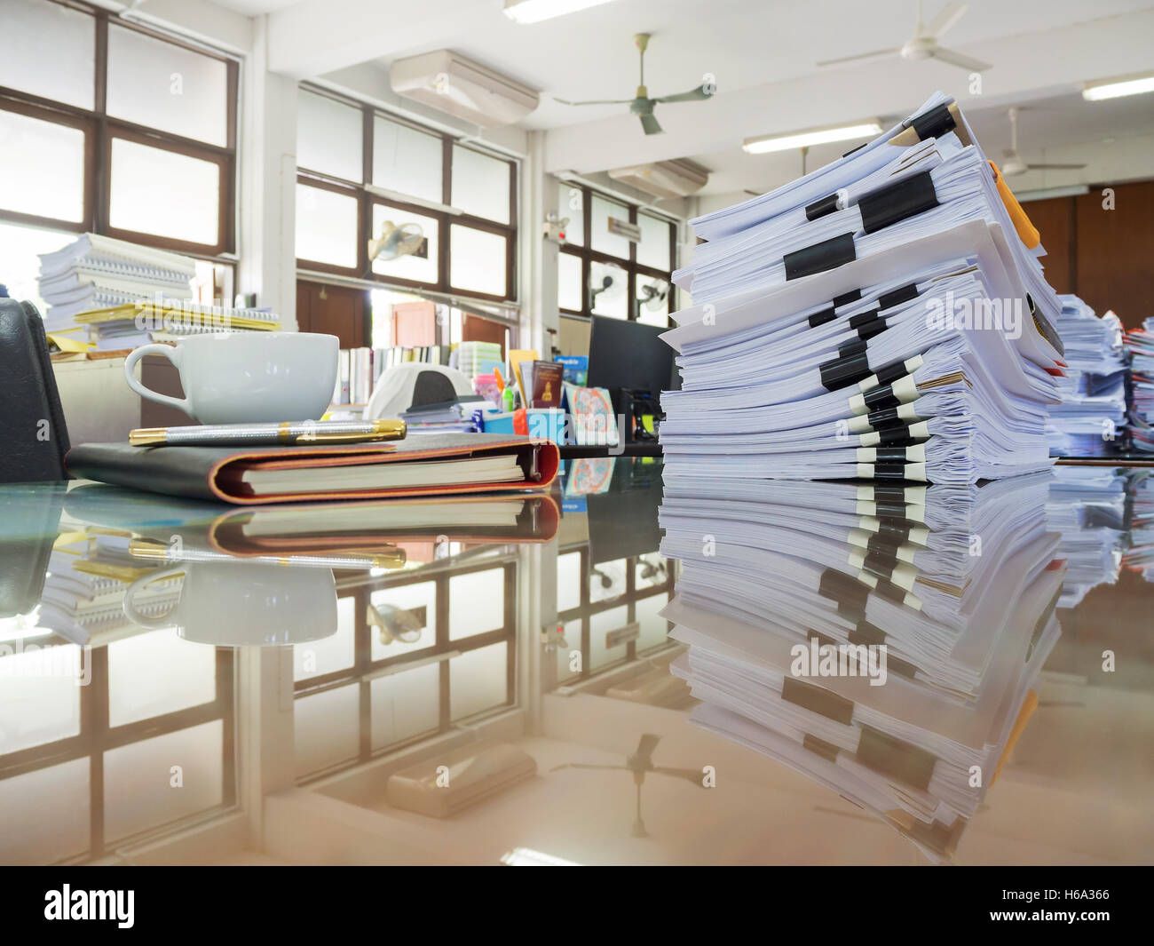 Business Concept, Pile of unfinished documents on office desk, Stack of ...