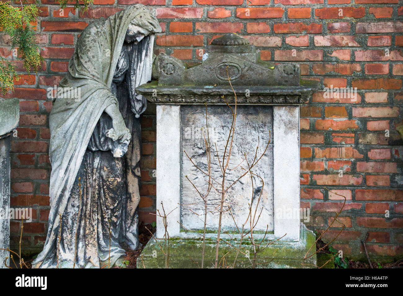 Cemetery - Reflective pictures at the graveyard Stock Photo - Alamy