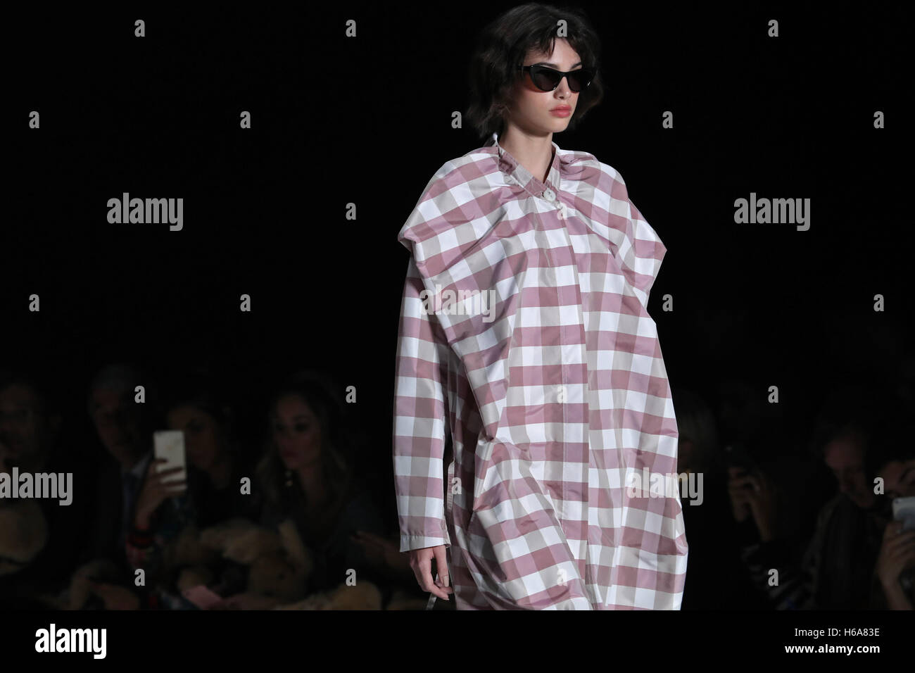 Sao Paulo, Brazil. 25th Oct, 2016. SPFW N42 - Parade Brand during the ...