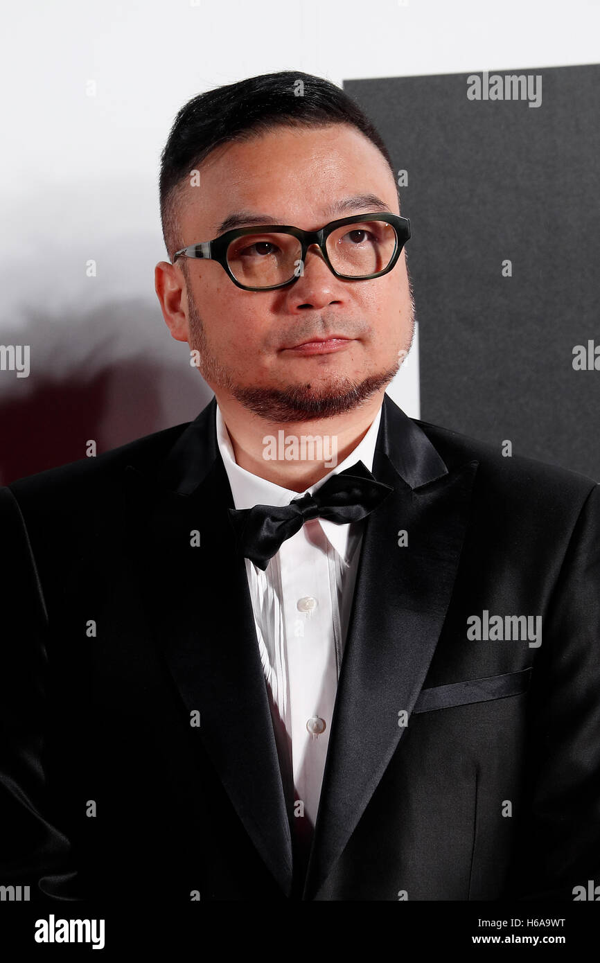 Tokyo, Japan. 25th Oct, 2016. Actor Xu Zheng poses for the cameras ...