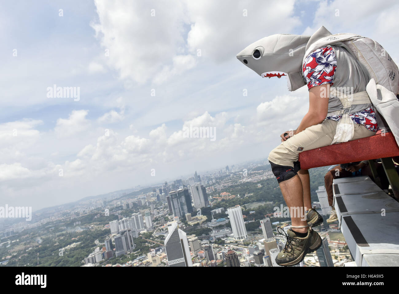 Kuala lumpur tower base jump 2016 hi-res stock photography and images ...