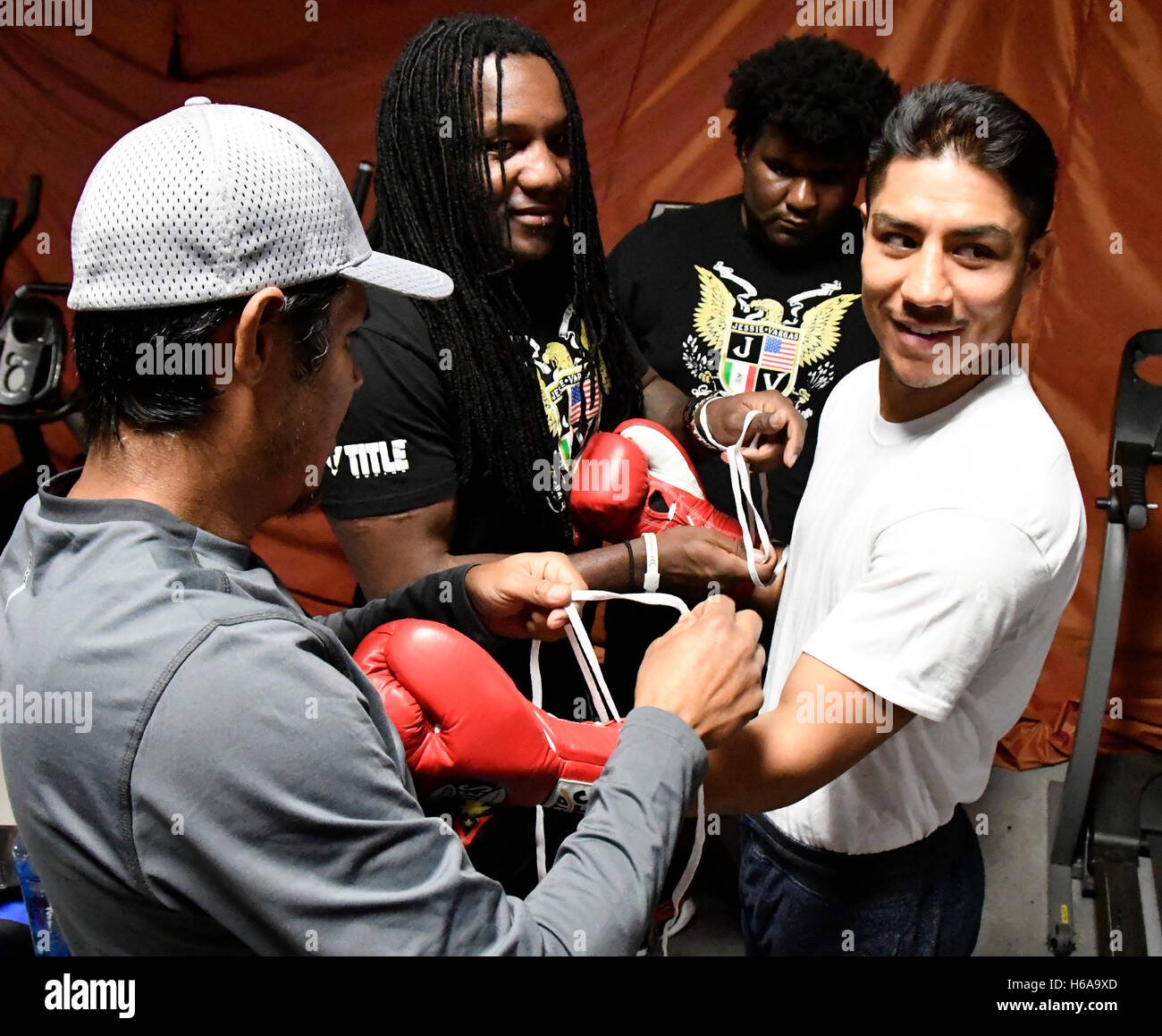 Jessy Vargas does his final workouts for his upcoming fight with Manny ...