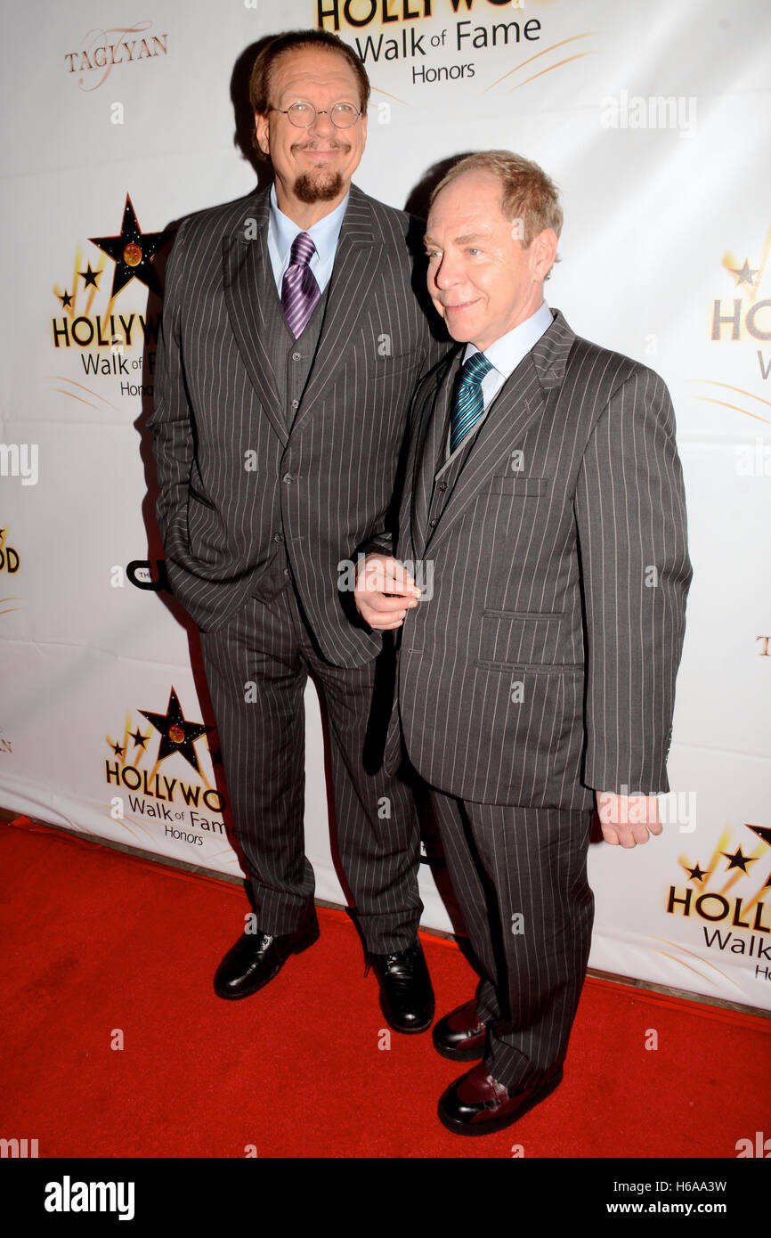 Los Angeles, California, USA. 25th Oct, 2016. Penn Jillette and Raymond ...