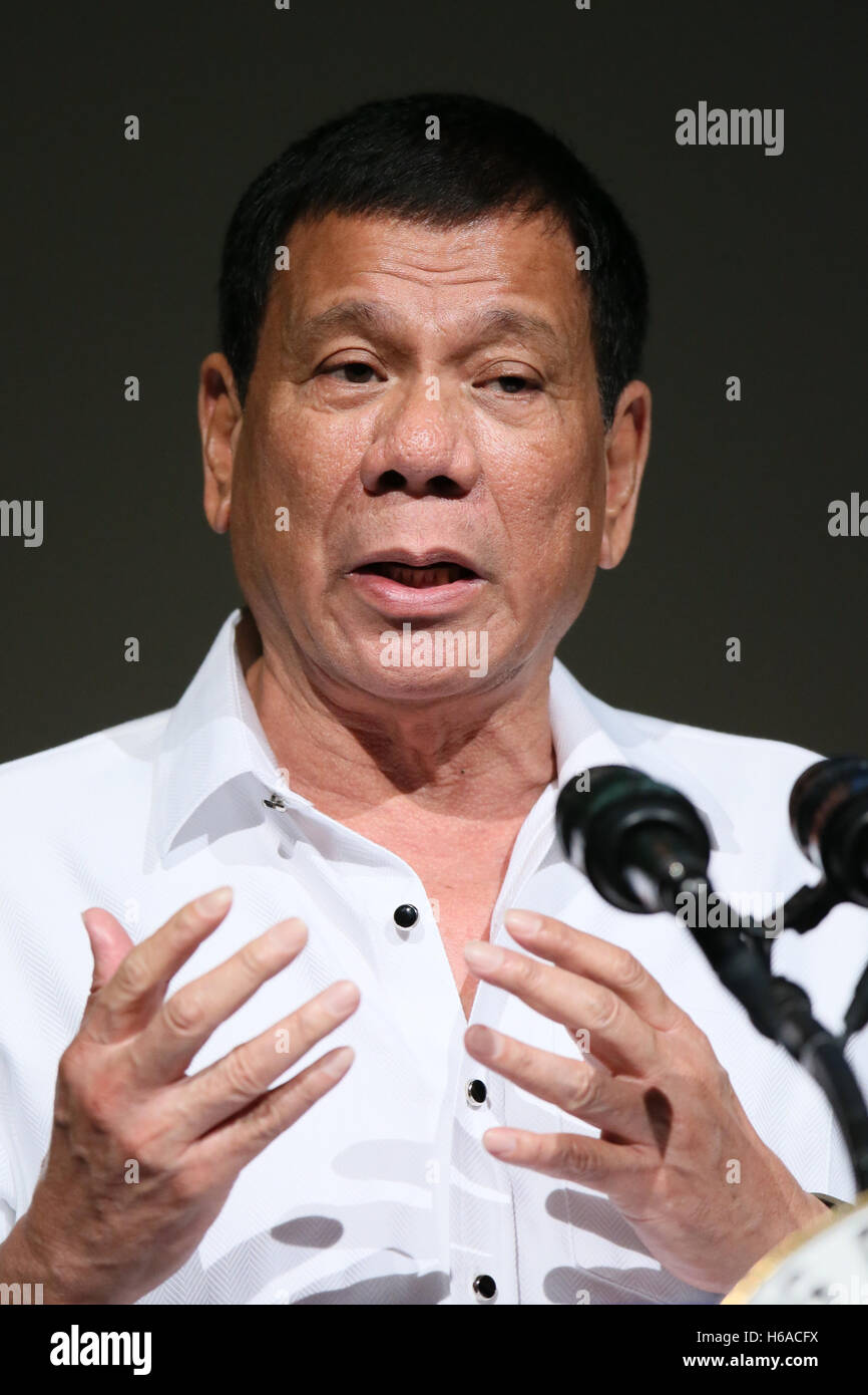 Philippine President Rodrigo Duterte delivers a speech at the ...