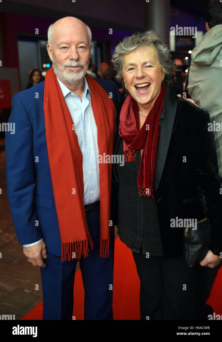 Cologne, Germany. 25th Oct, 2016. The actor Bill Mockridge and his wife ...