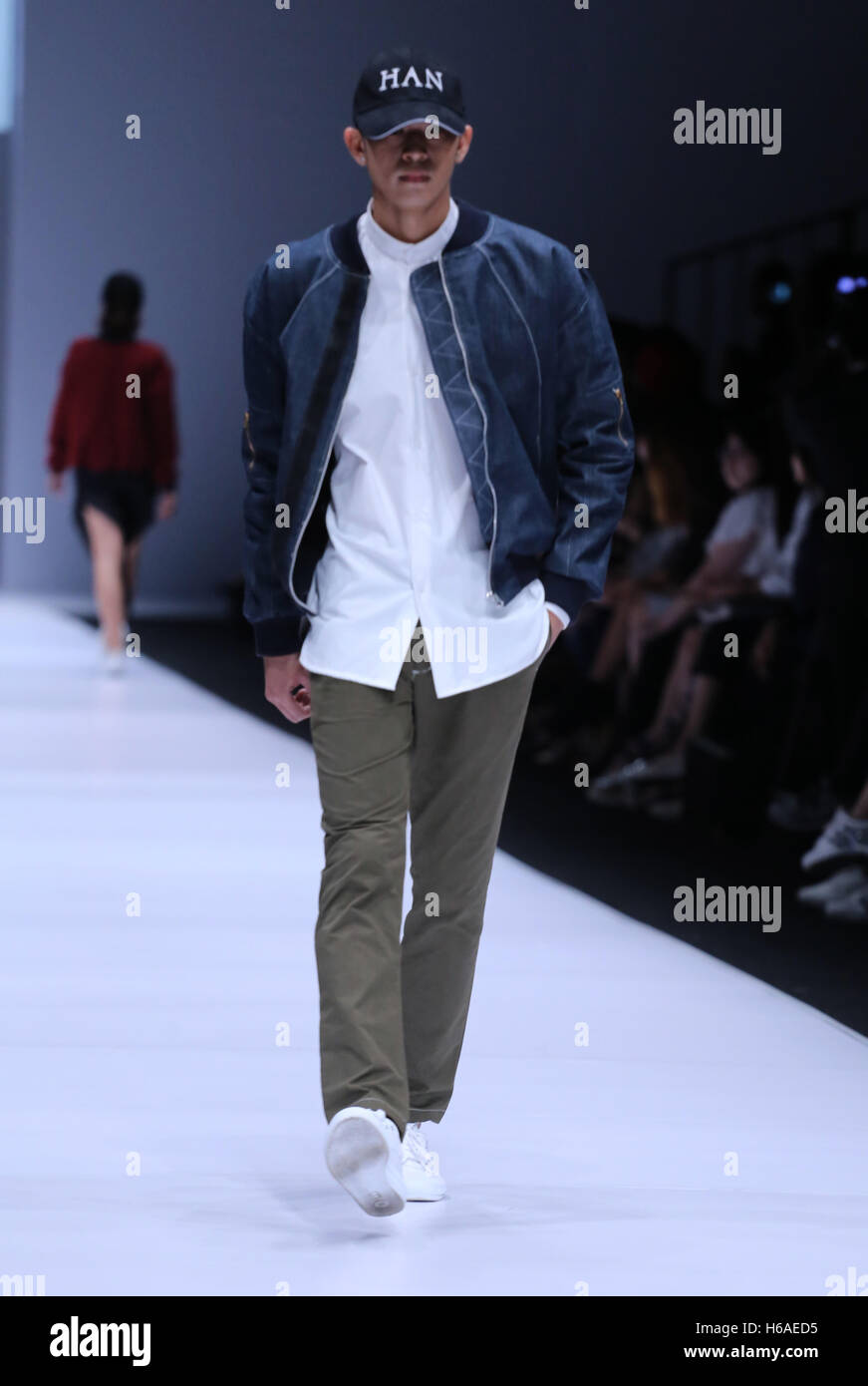 Han fashion show hi-res stock photography and images - Alamy