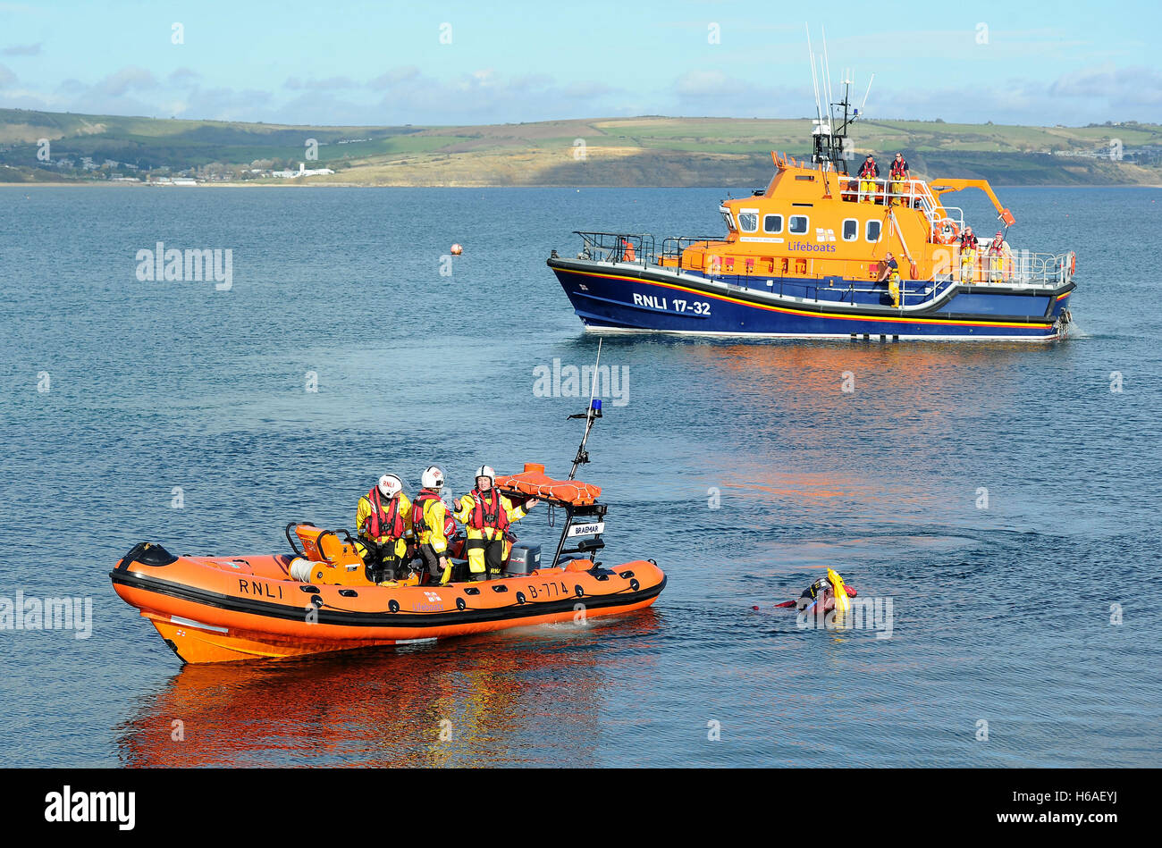 RNLI Inshore Lifeboat practice a man overboard rescue exercise ...