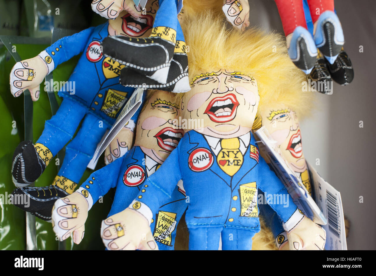 New York, New York, USA. 25th Oct, 2016. Cat toys depicting Donald ...