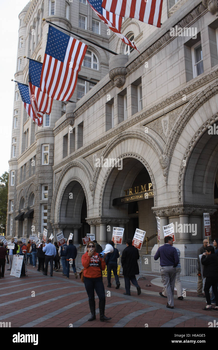 Washington, DC, USA. 26th Oct, 2016. A protester with a bullhorn seen ...