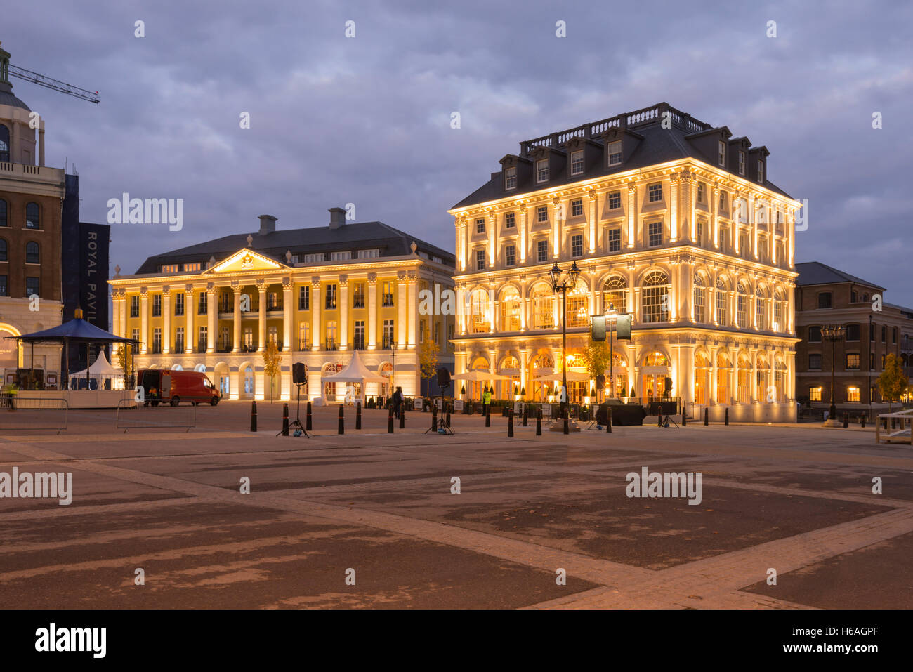 Poundbury, Dorset, UK. 26th Oct, 2016. UK Weather. Queen Mother square ...
