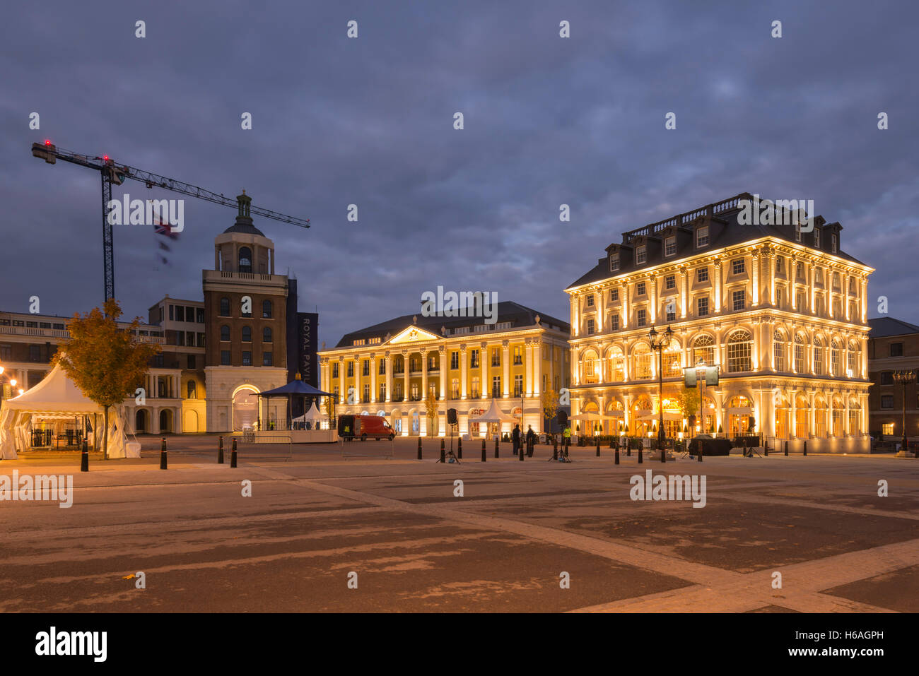 Poundbury, Dorset, UK. 26th Oct, 2016. UK Weather. Queen Mother square ...