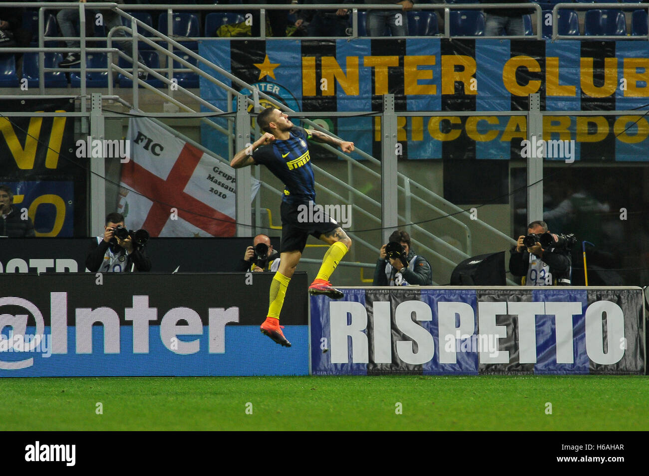 Inter milan celebrate san siro hi-res stock photography and images - Alamy