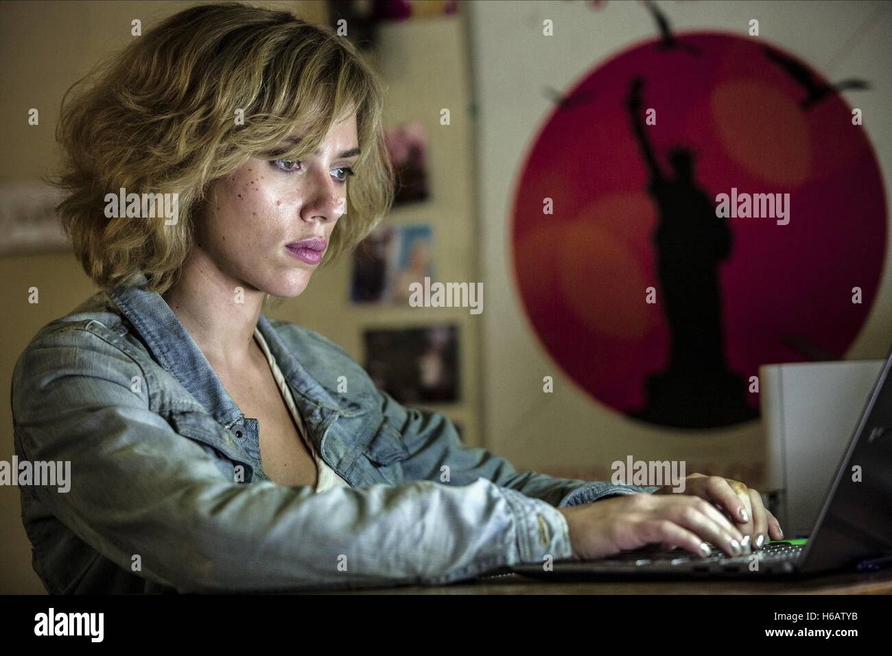 Lucy Movie Scarlett High Resolution Stock Photography and Images - Alamy