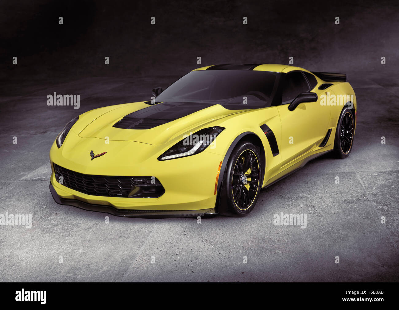 2022 Corvette Stingray Wallpaper Yellow