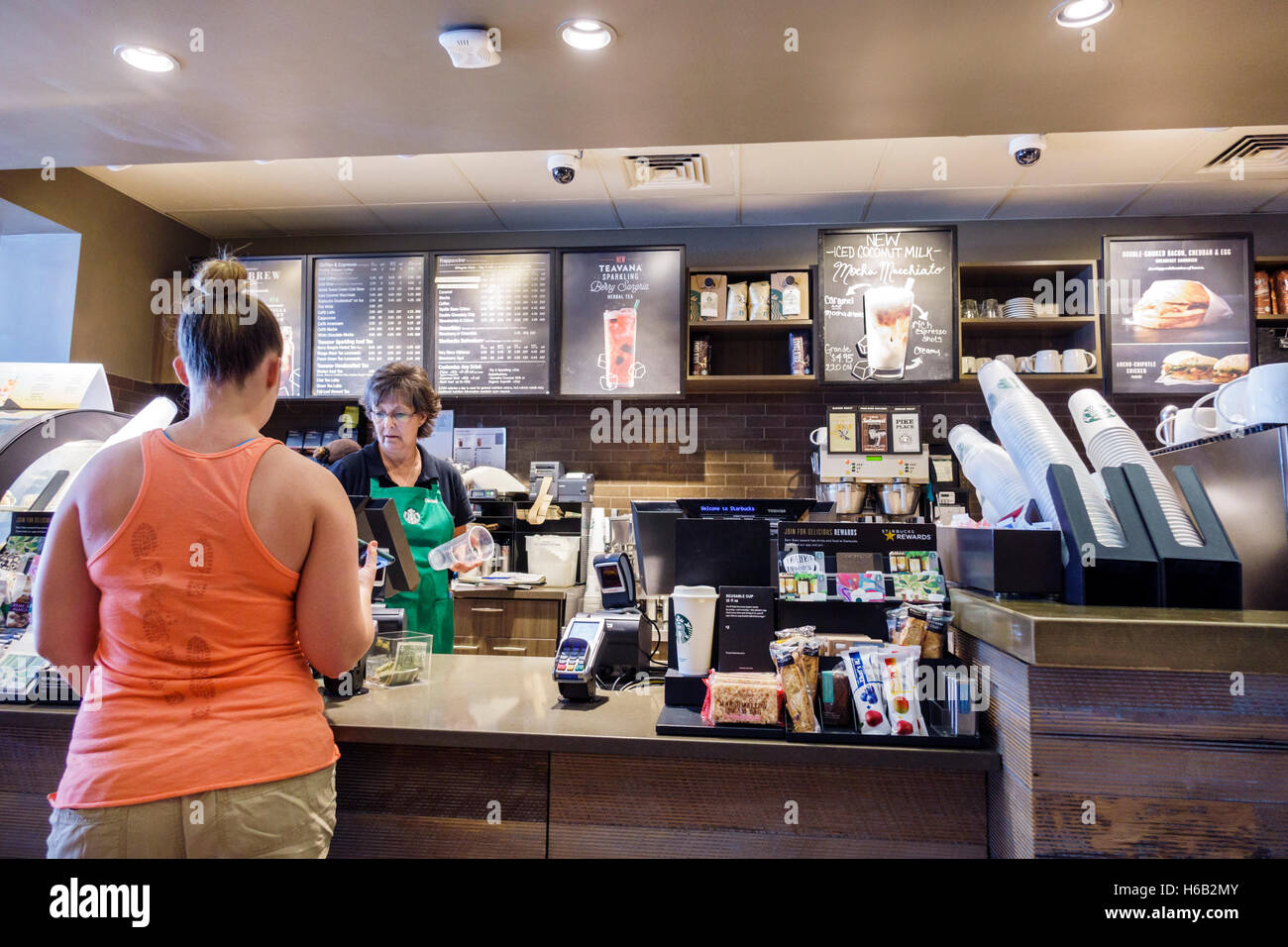 Starbucks Counter High Resolution Stock Photography and Images - Alamy