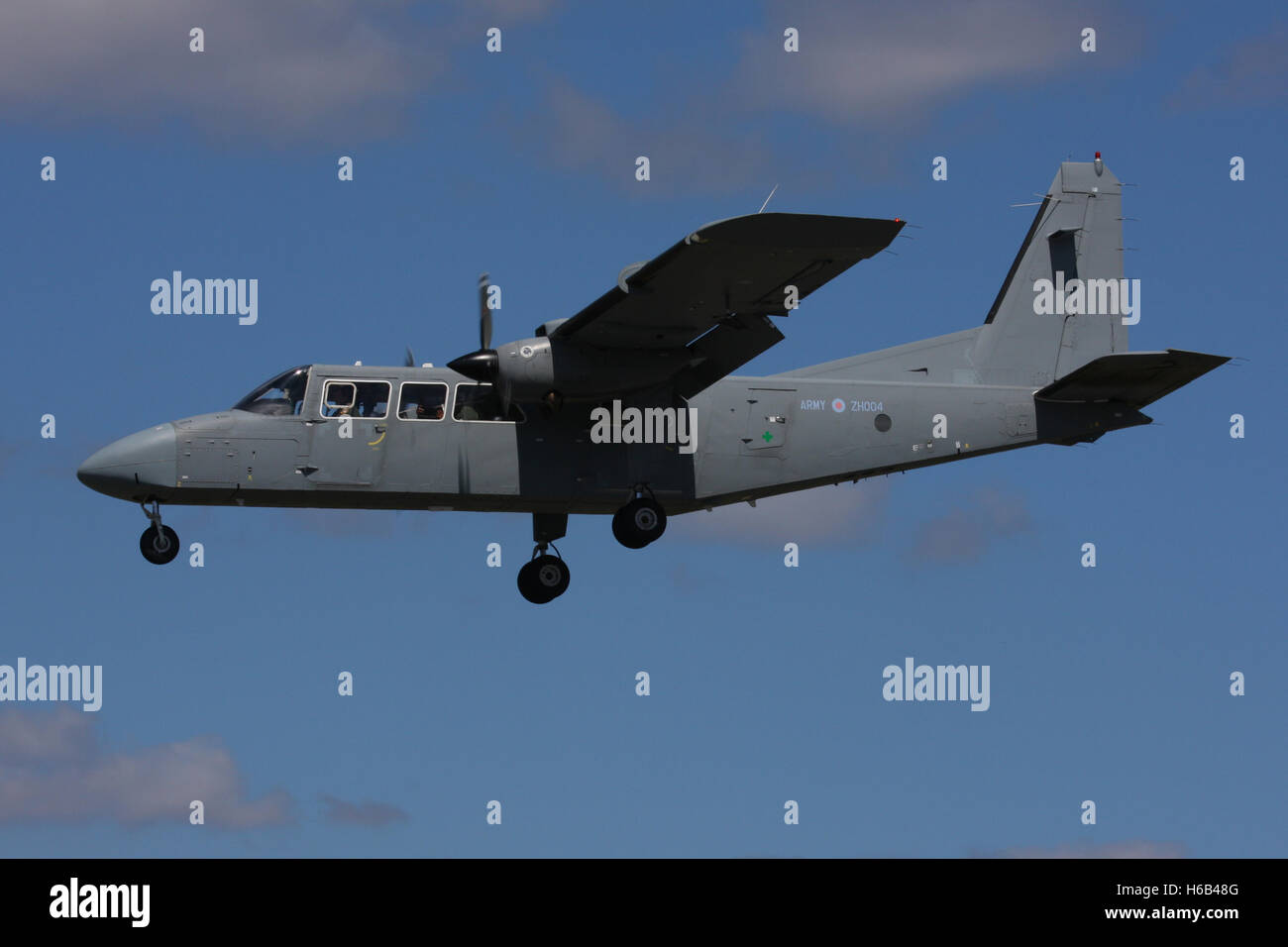 ROYAL AIR FORCE ARMY DEFENDER BN 2T 4S Stock Photo - Alamy