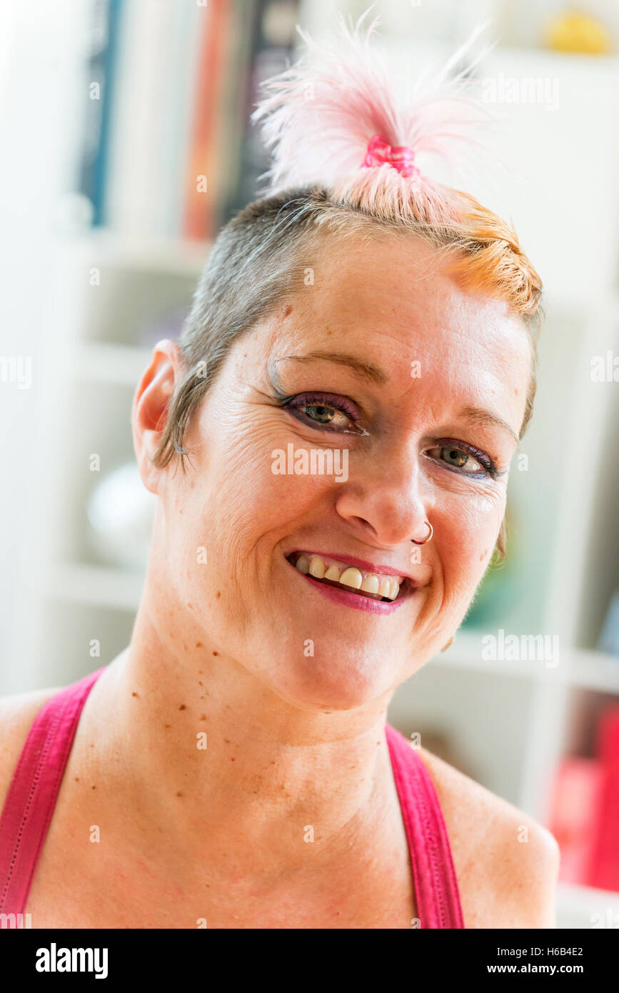 Artist Alison Lapper at home in Shoreham-by-Sea Stock Photo - Alamy
