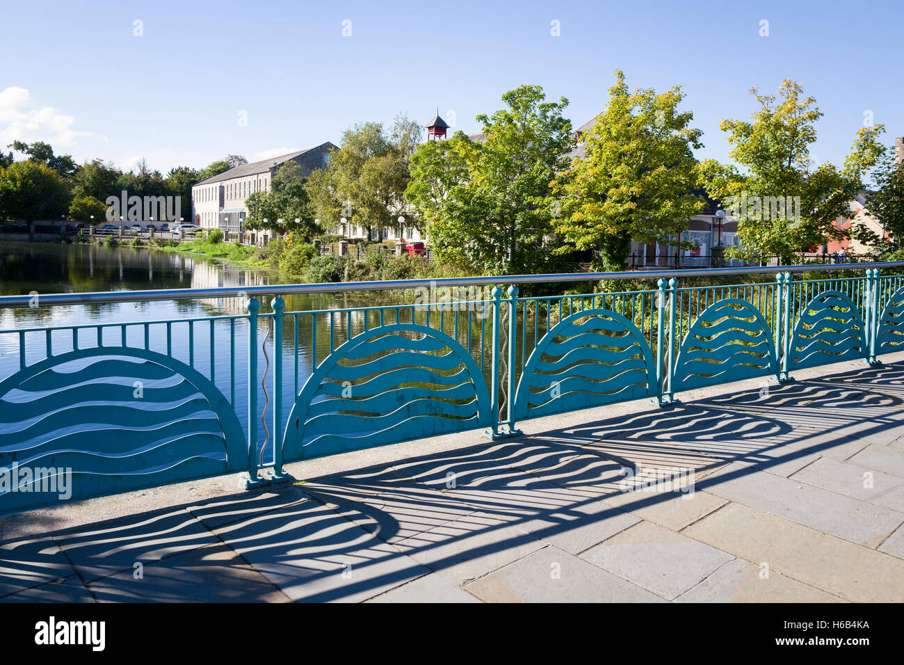 River avon bridge chippenham town hi-res stock photography and images ...
