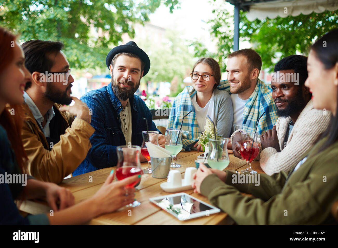 Hangout of friends Stock Photo - Alamy
