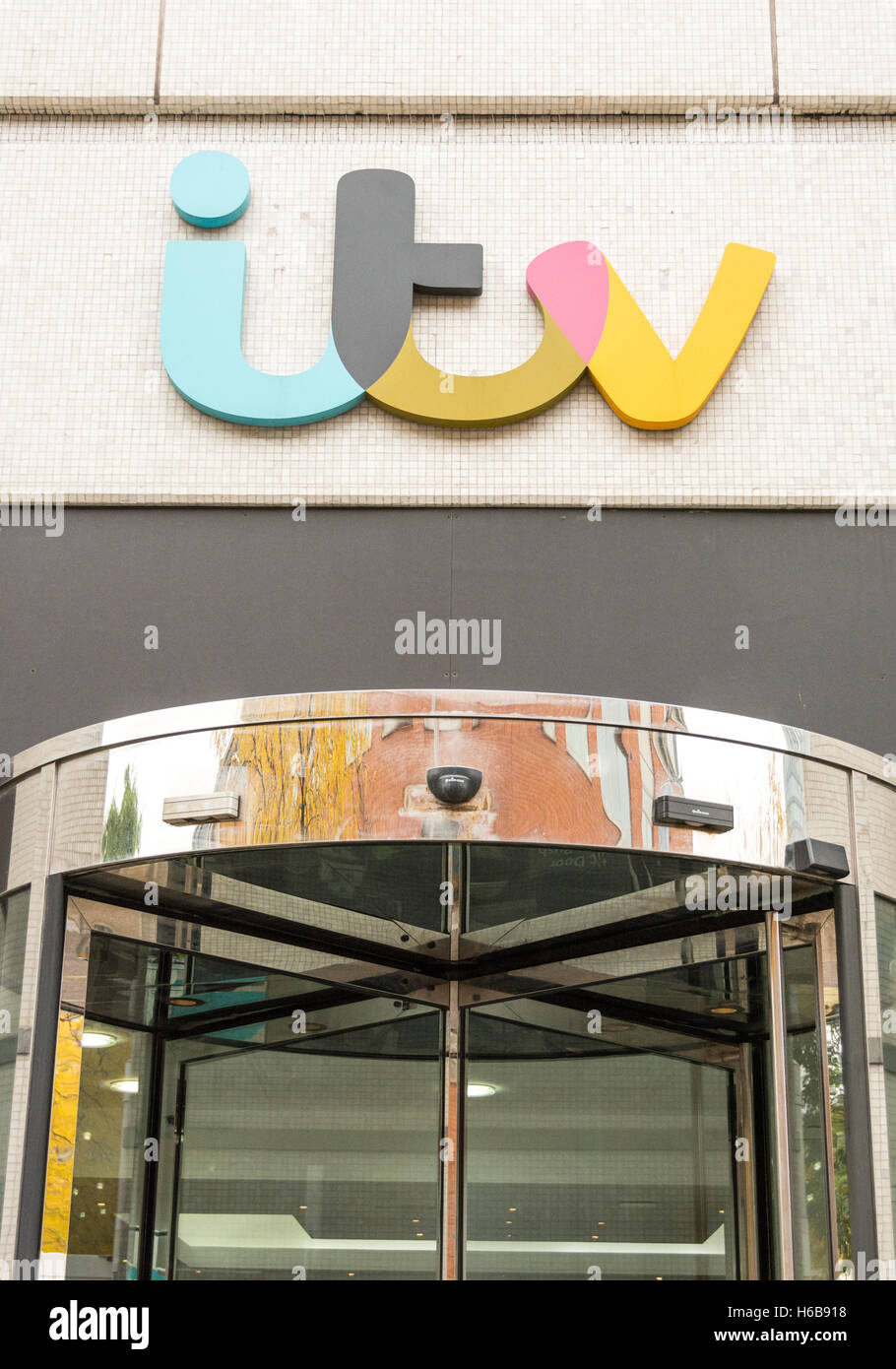 Itv studios london hi-res stock photography and images - Alamy
