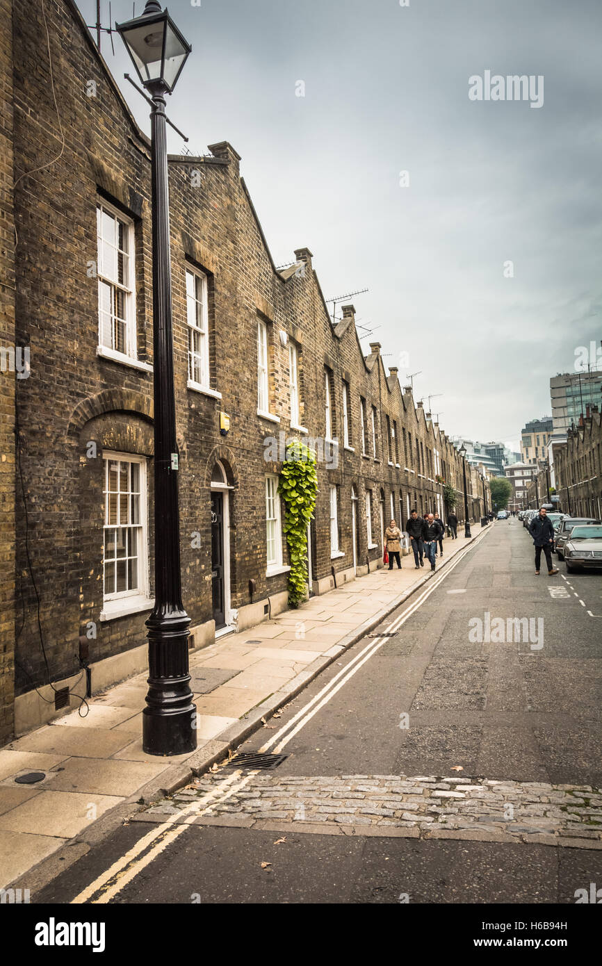 Grey victorian houses hi-res stock photography and images - Alamy
