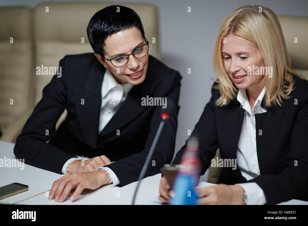Female leaders hi-res stock photography and images - Alamy