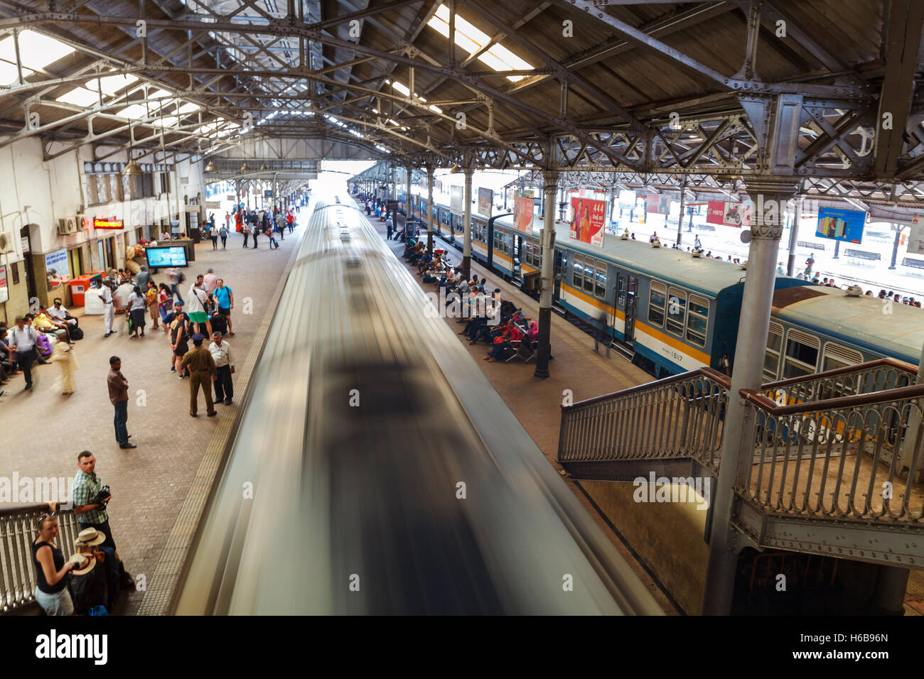 Colombo railway station full of people, local and tourists Stock Photo ...