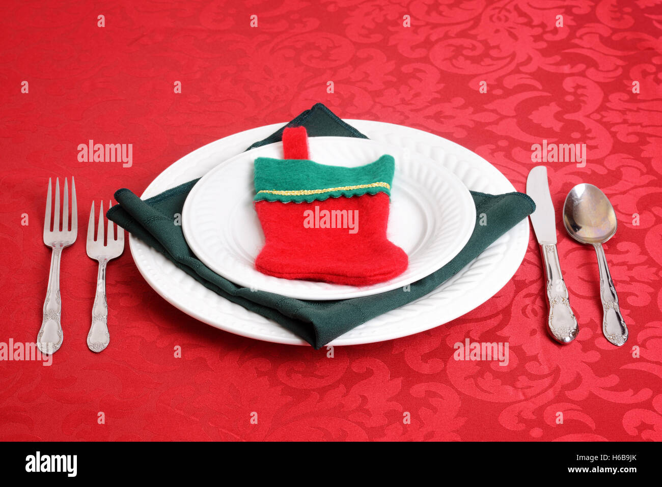 Place settings christmas lunch table hi-res stock photography and ...