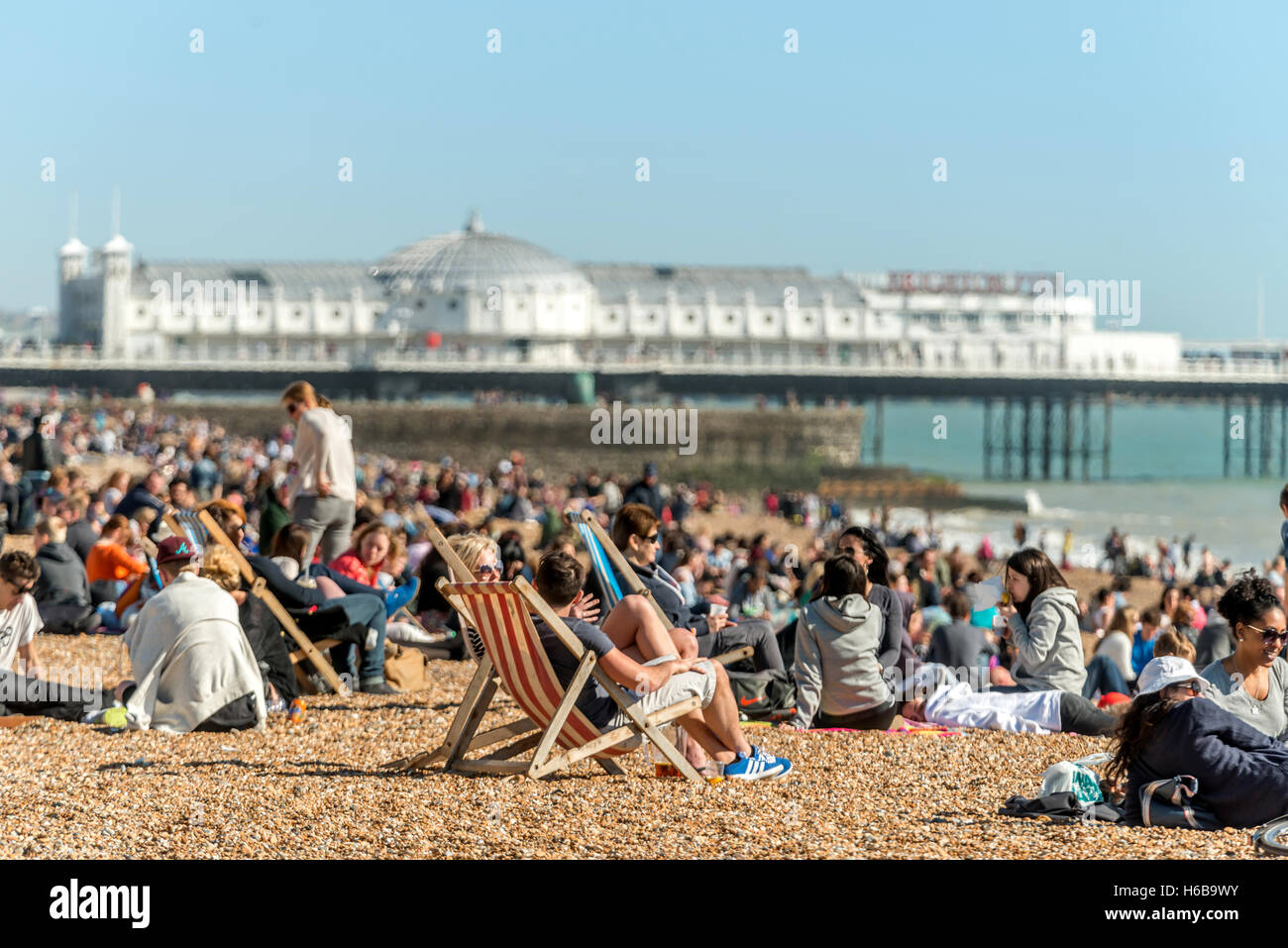 A bright, sunny March day on Brighton seafront Stock Photo - Alamy