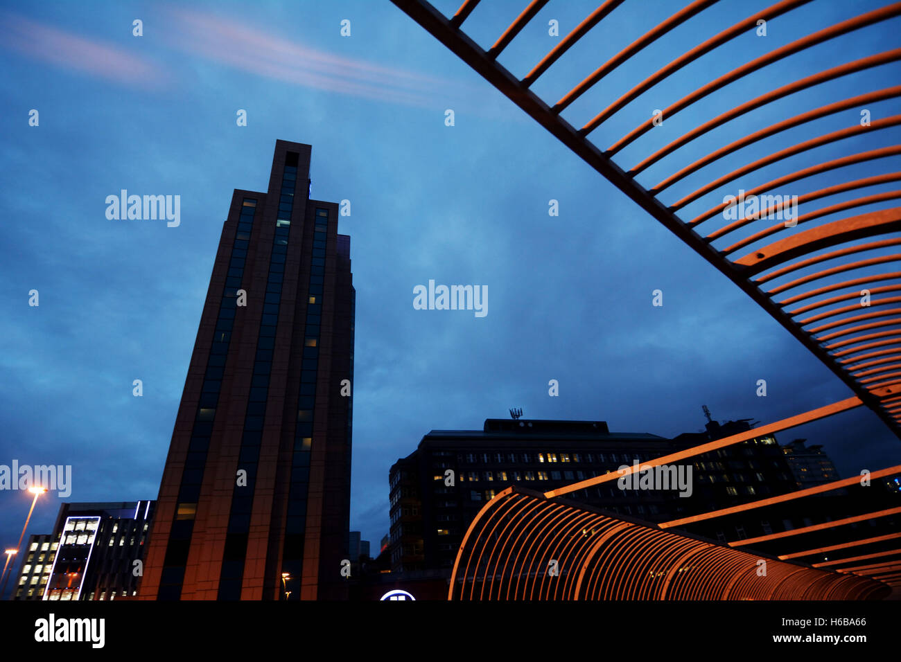 United Kingdom, Scotland, Glasgow, Anderston Footbridge, pedestrian link over the M8 motorway ...
