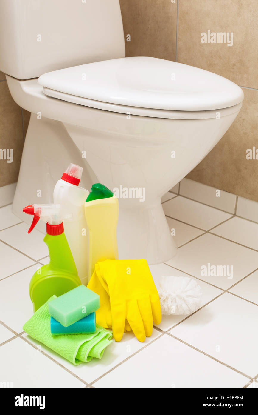 Cleaning toilet bowl hi-res stock photography and images - Alamy