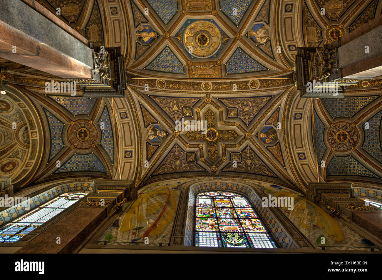 Catholic church ceiling hi-res stock photography and images - Alamy