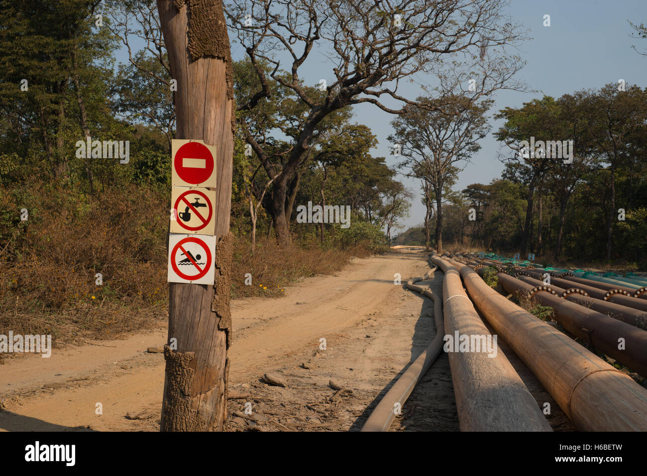 Industrial safety signage hi-res stock photography and images - Alamy