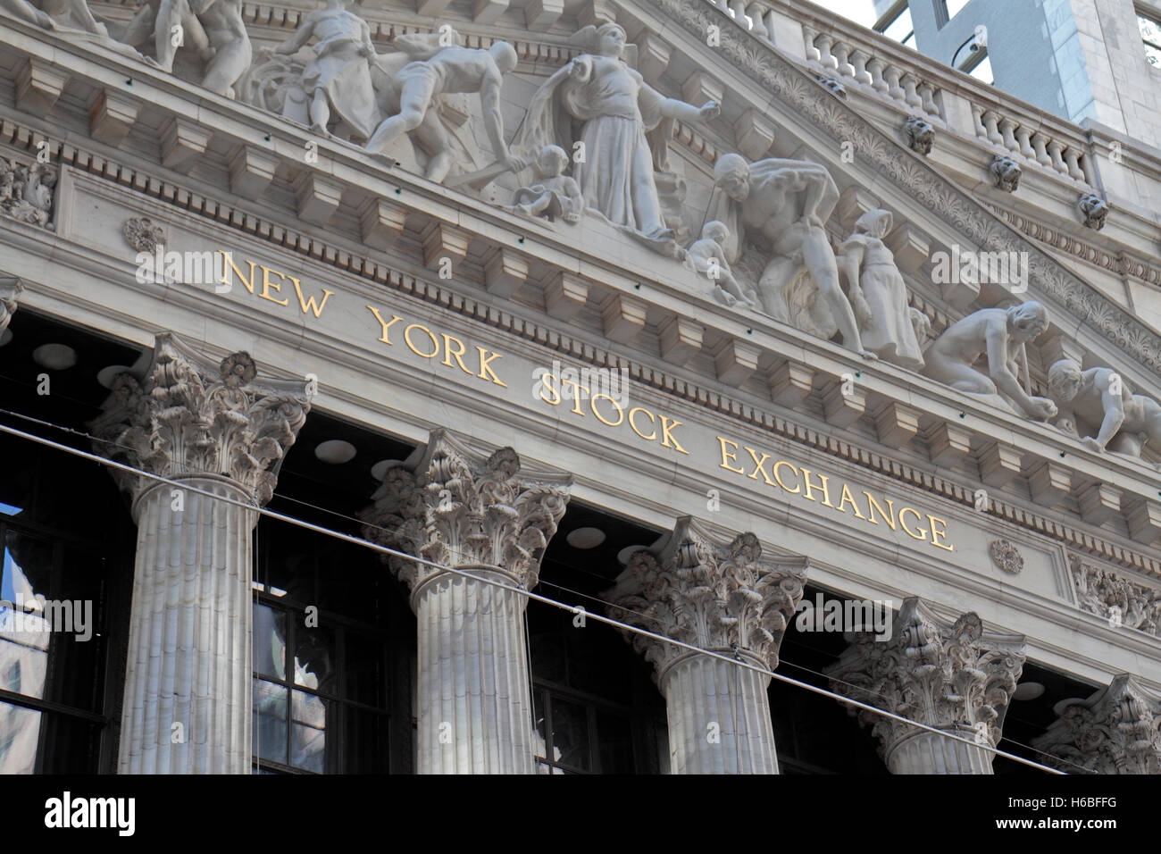 The New York Stock Exchange building, Broad Street, Manhattan, New York ...