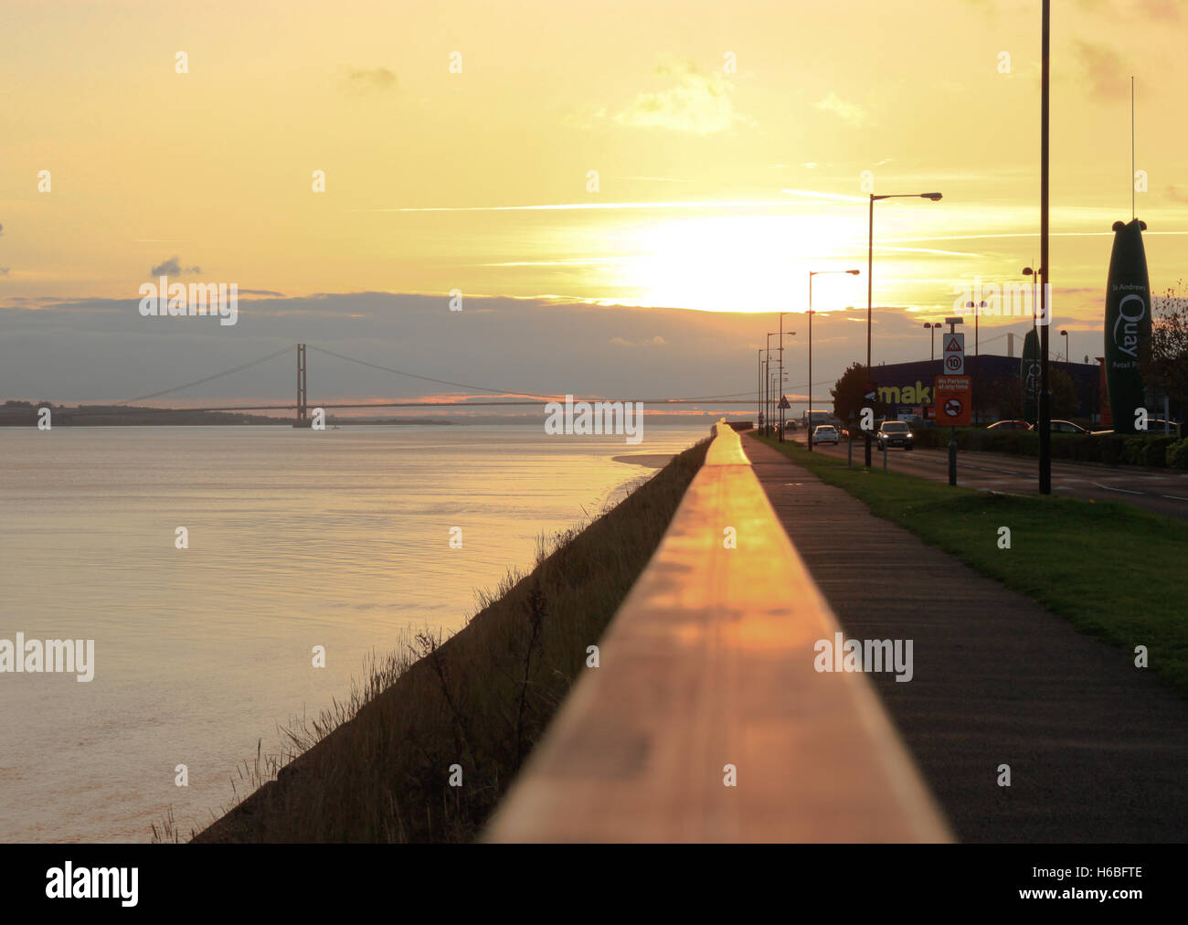 Humber Bridge from St Andrew's Quay Hull autumn sunset leading line ...