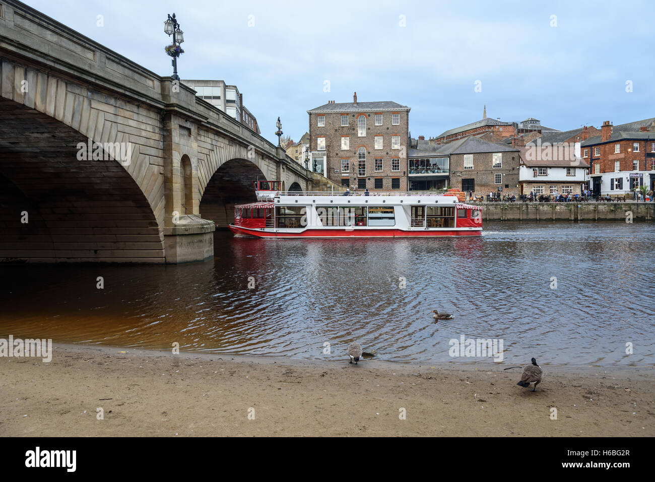 Boat passing under bridge hi-res stock photography and images - Alamy
