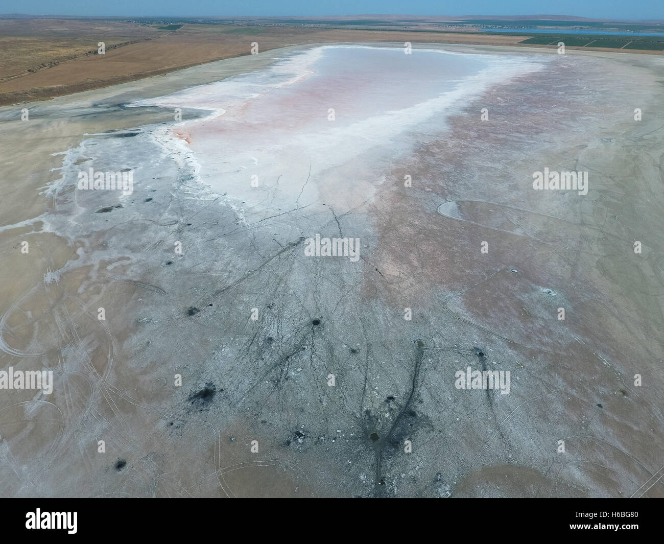 Top view of the salt lake mud sources. External similarity with craters ...