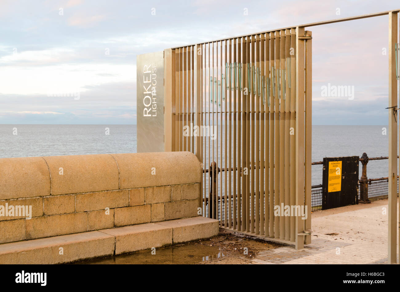 Roker Pier Gates, Sunderland Stock Photo - Alamy