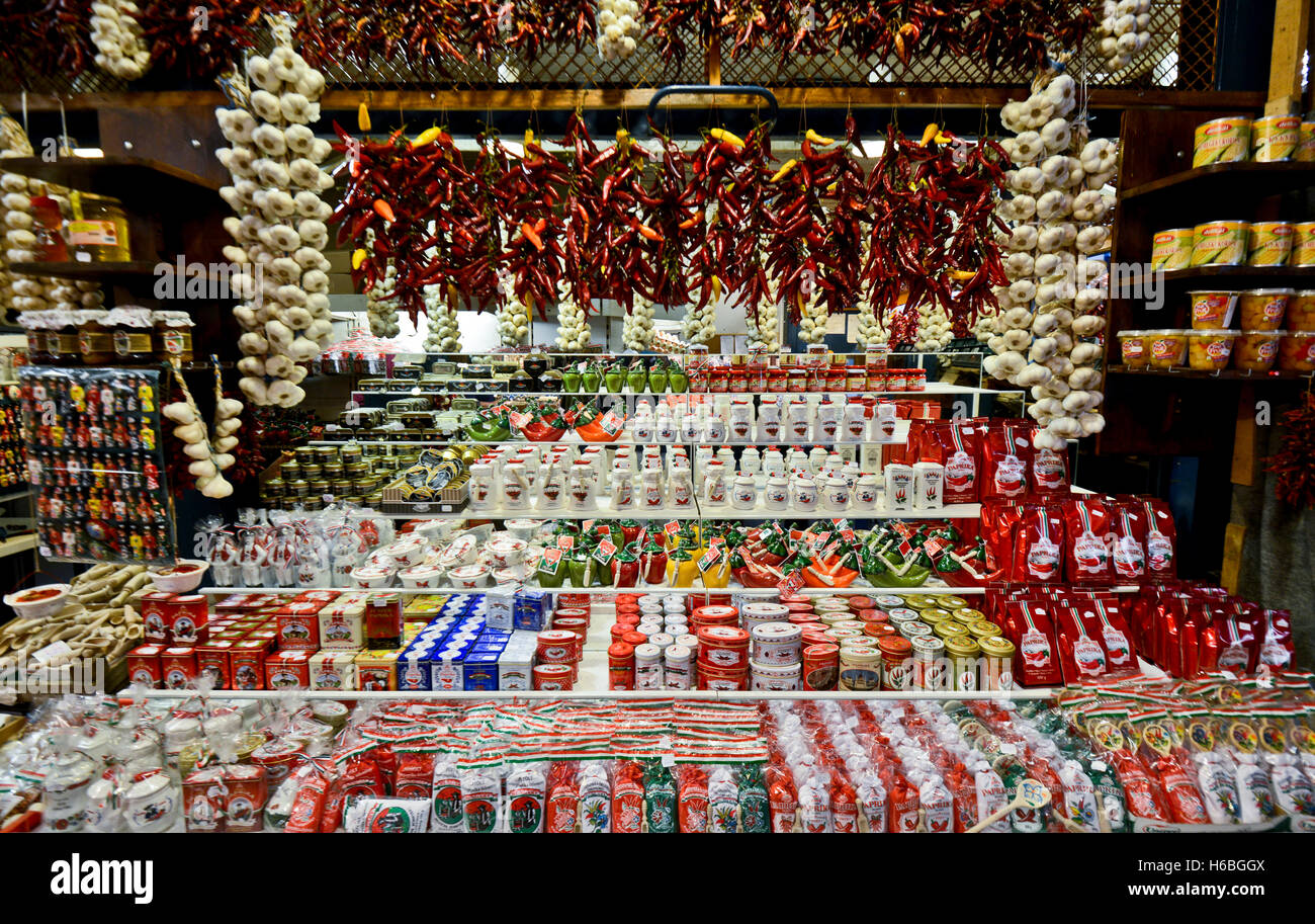 Spices store. Great Market Hall, Budapest Stock Photo - Alamy