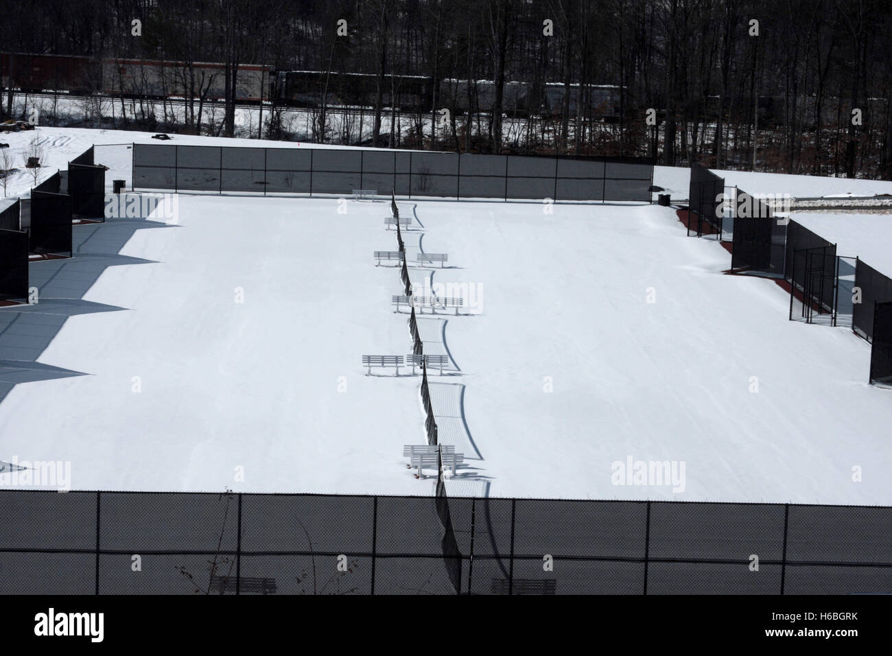 Tennis court benches hi-res stock photography and images - Alamy
