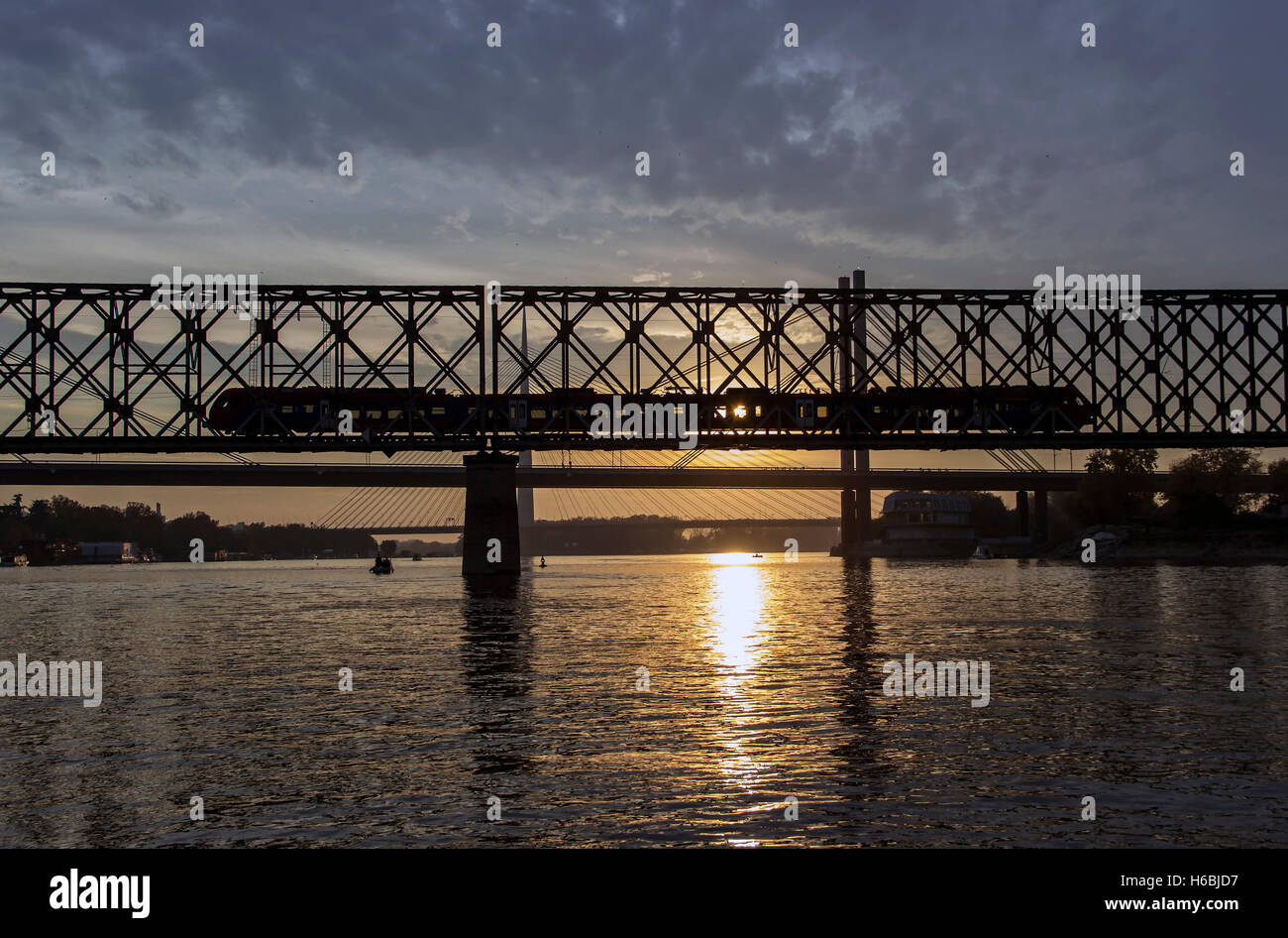 Truss bridge train hi-res stock photography and images - Alamy