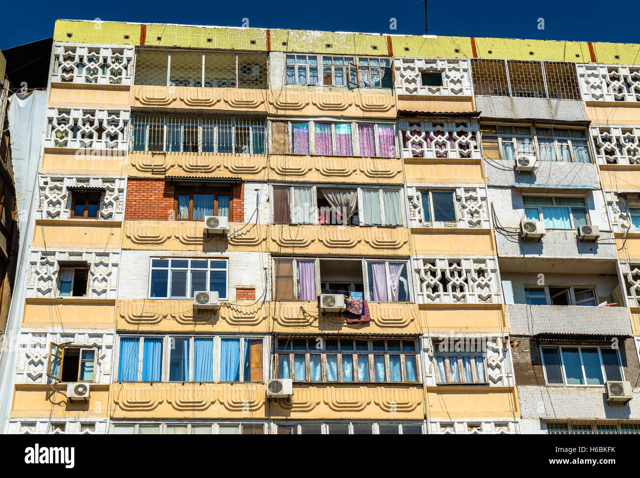 Soviet era apartment building hi-res stock photography and images - Alamy