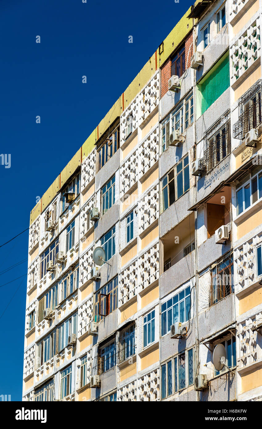 Soviet era apartment building hi-res stock photography and images - Alamy